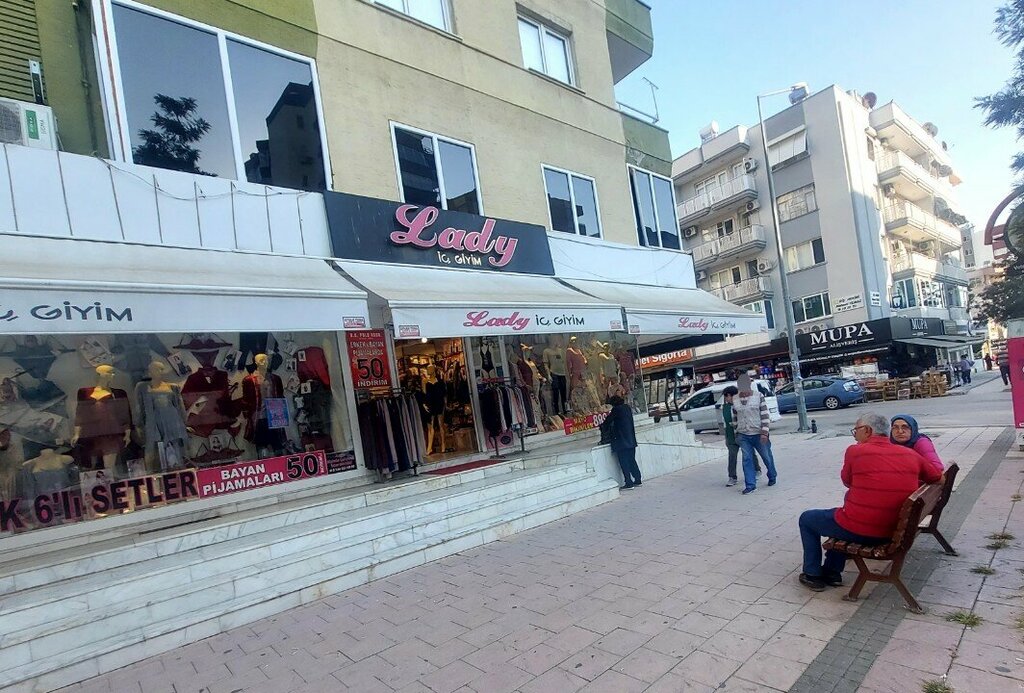 i̇ç giyim ve mayo mağazası Lady, Adana, foto