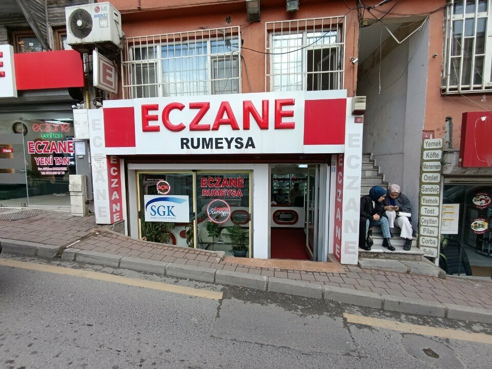 Eczaneler Rümeysa eczanesi, İstanbul, foto