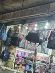 Ikram Suti Case Makers (Province of Punjab, Lahore, New Anarkali Road), çanta ve valiz mağazaları  Lahor'dan