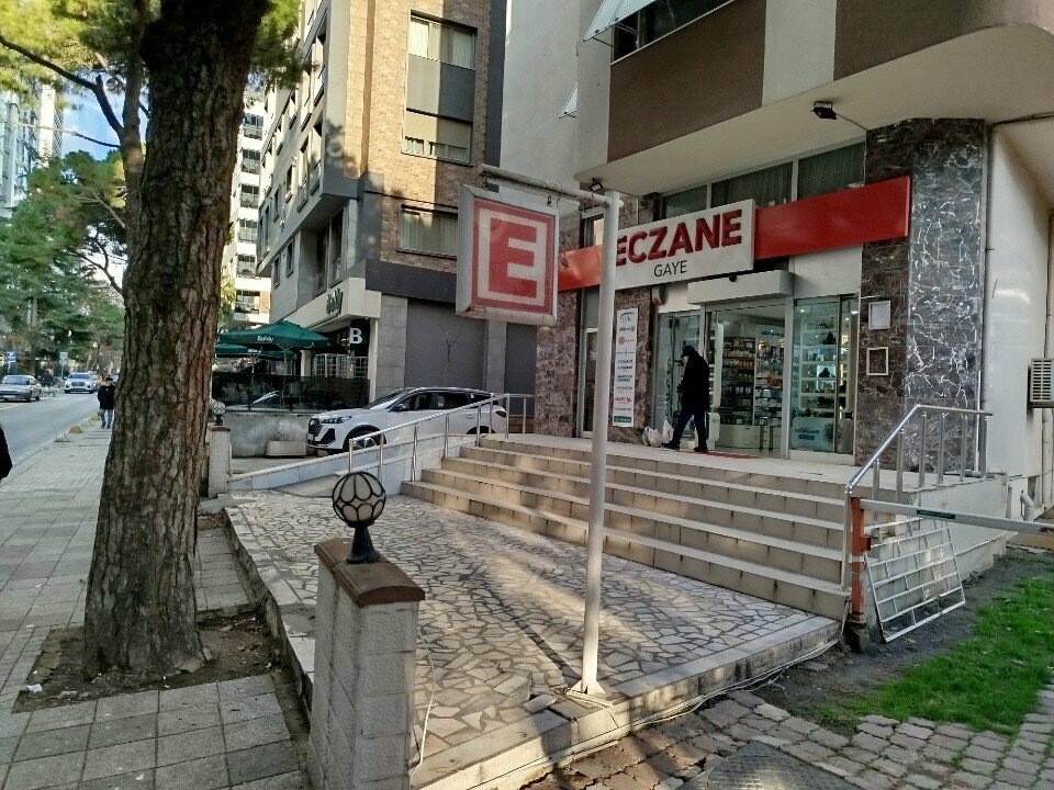 Eczaneler Gaye Eczanesi, İstanbul, foto