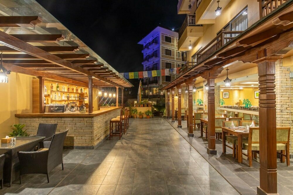Otel Bar Peepal Resort Pokhara, Pokhara, foto