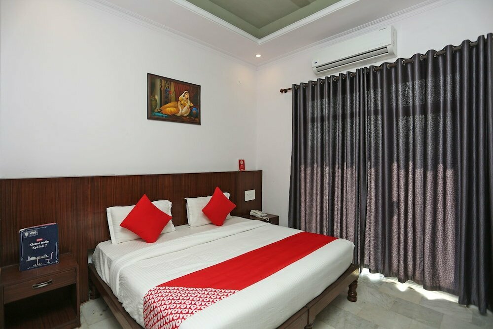 Otel Oyo 23240 Hotel Pramod Palace, , foto