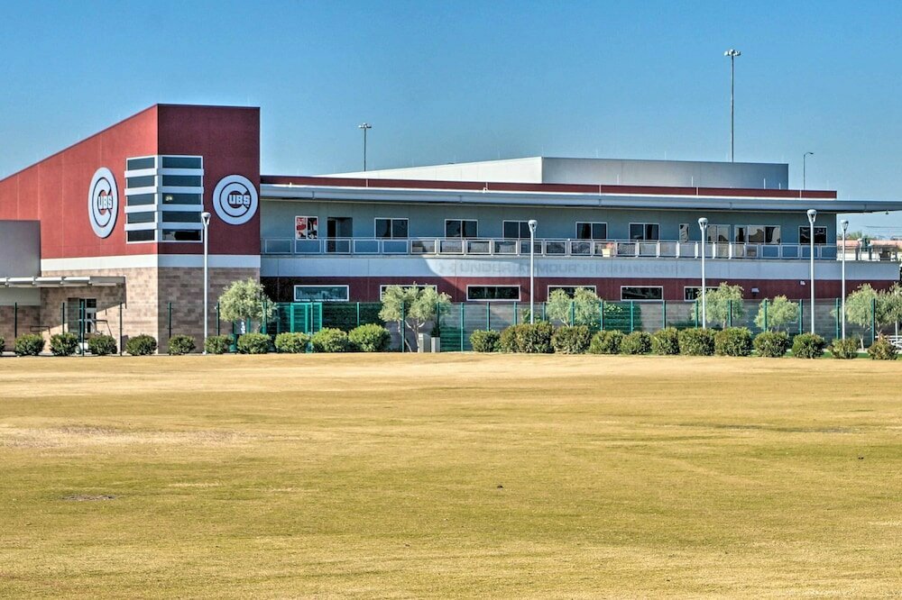 Otel Cozy Family Retreat w Patio - Walk to Sloan Park!, Tempe, foto