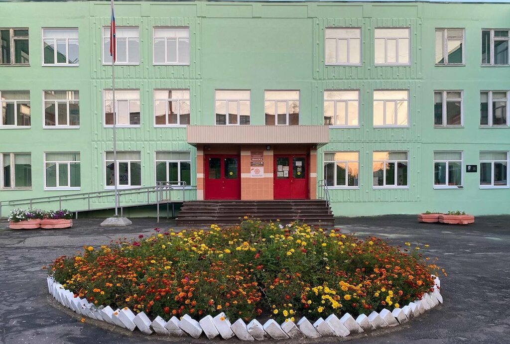 Ortaokul Srednyaya obshcheobrazovatelnaya shkola № 8, Bor, foto
