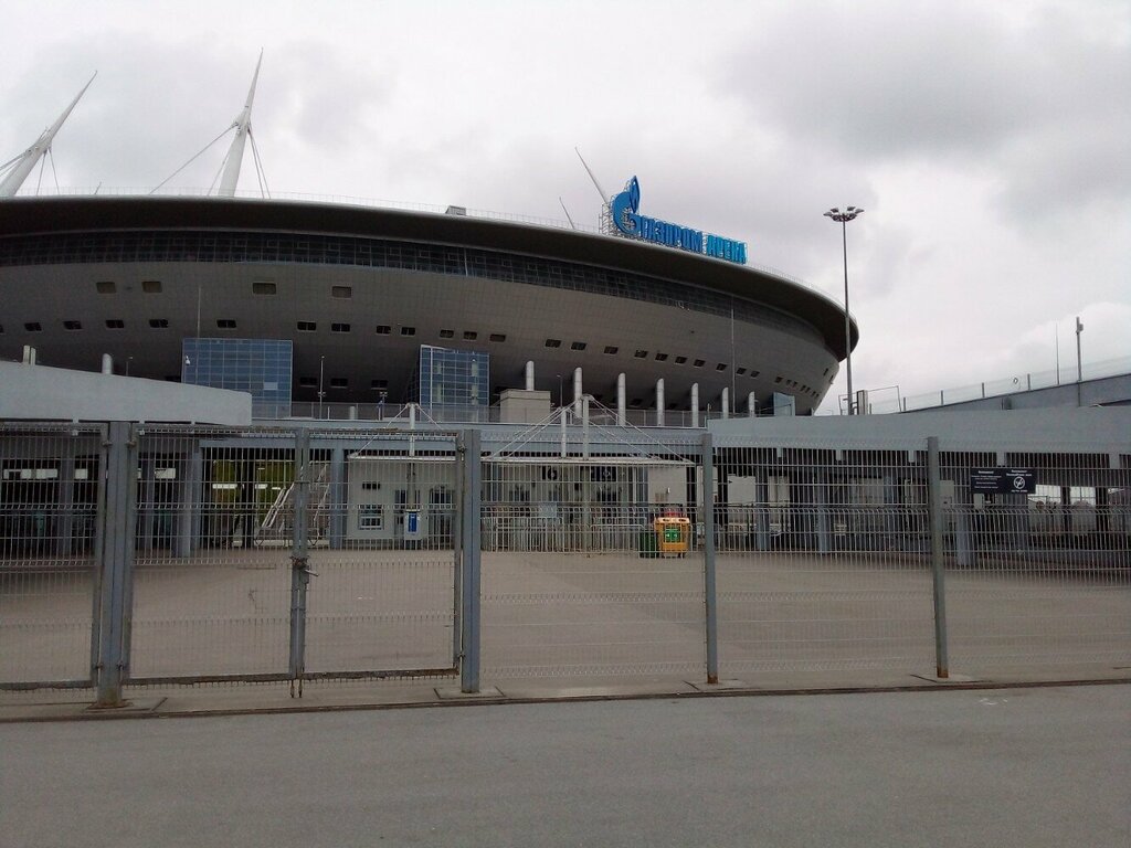 Geçiş noktaları, güvenlik kontrol alanı Gate 16, Saint‑Petersburg, foto