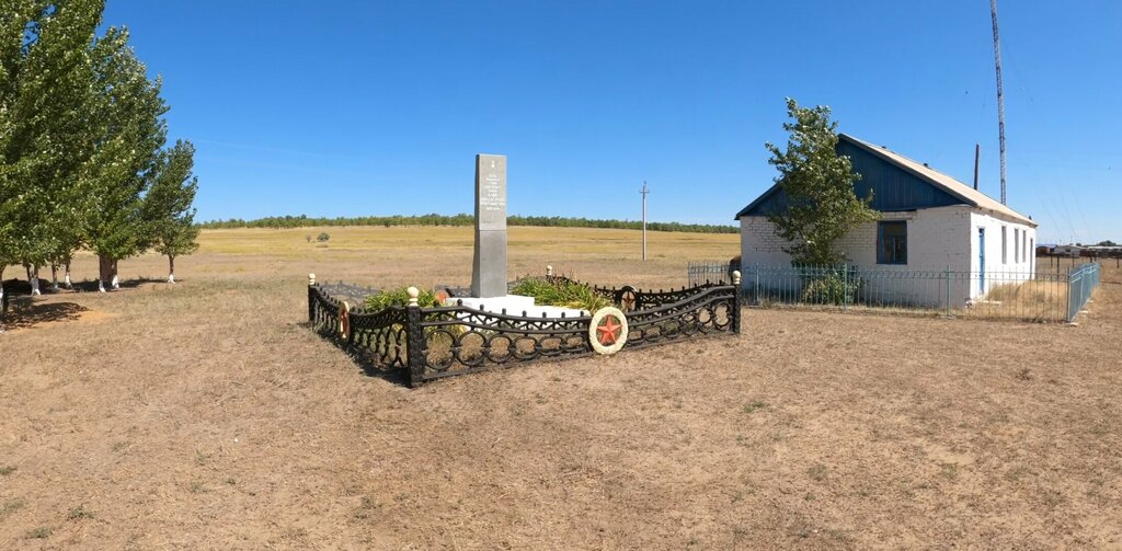 Anıt, heykel Aliya Nurmukhambetovna Moldagulova Monument, Aktöbe eyaleti, foto
