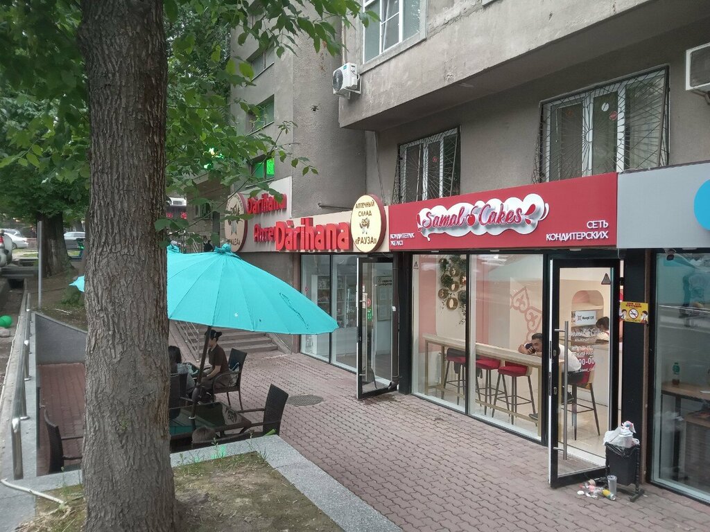 Kahve dükkanları Samal cakes, Almatı, foto