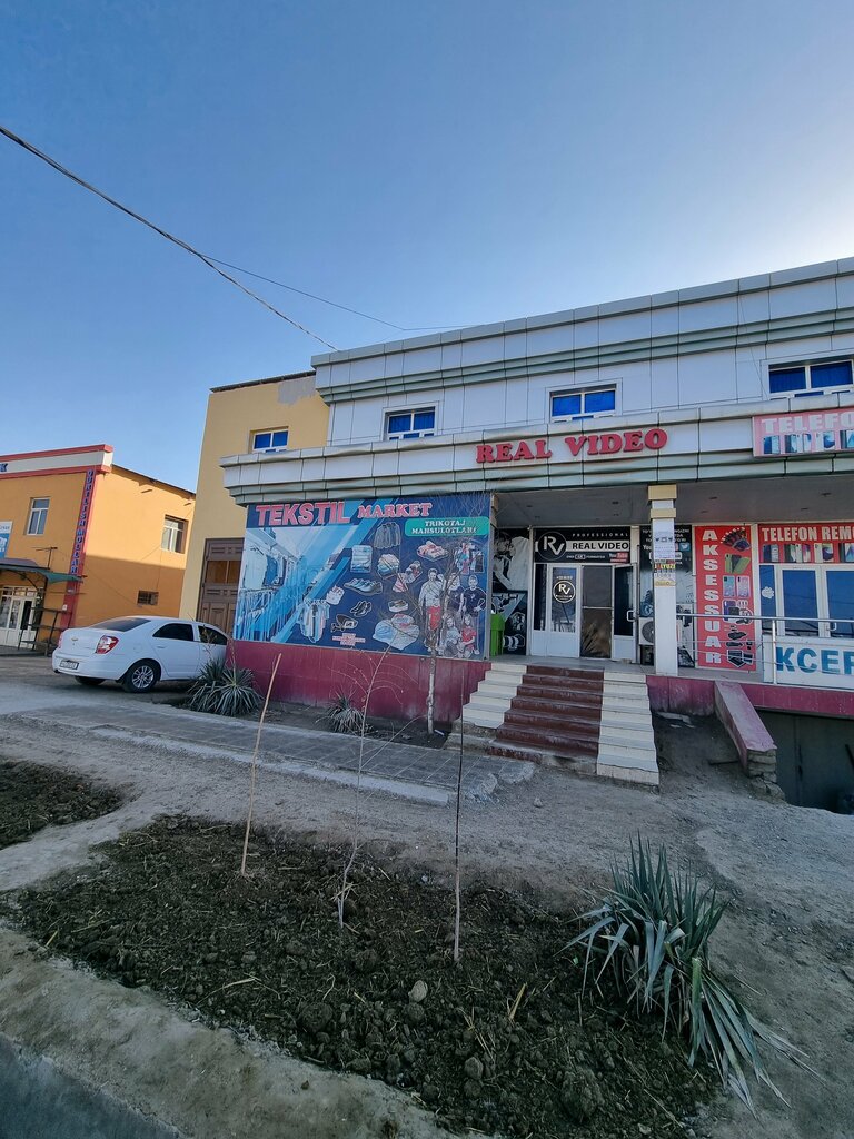 Giyim mağazası Yangiariq Textile, Harezm eyaleti, foto