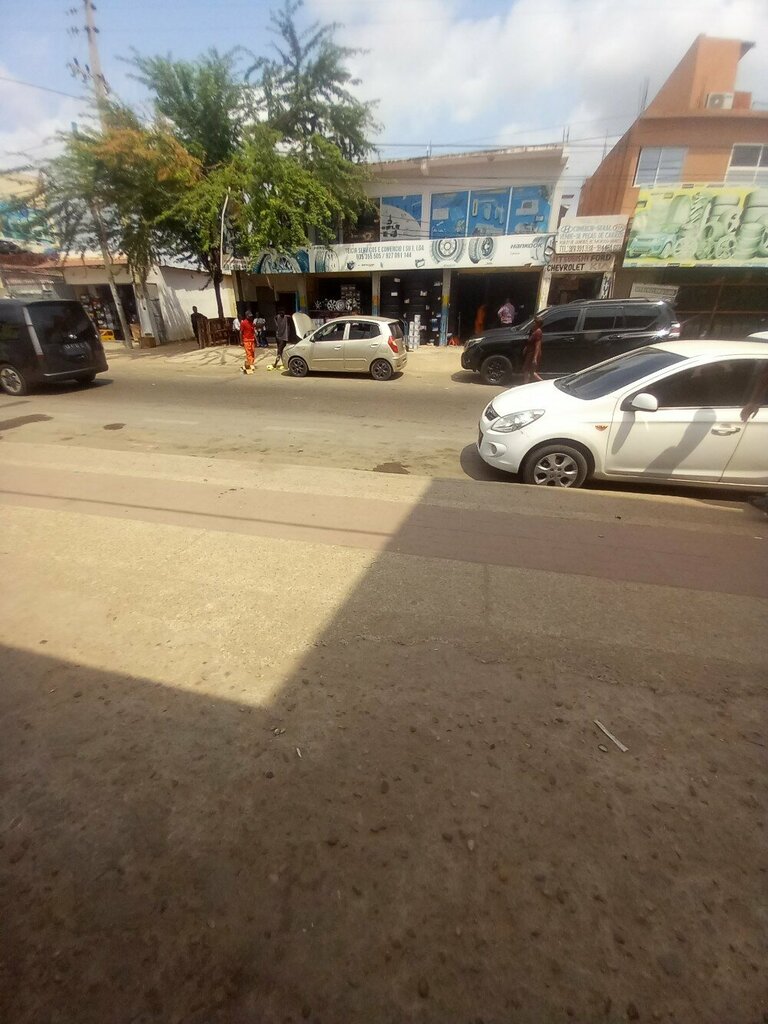 Jant ve lastikçiler Tecir Serviços e comercio, Loanda, foto