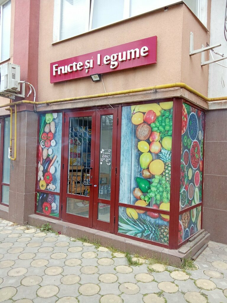 Gıda pazarı Fructe si Legume, Kişinev, foto