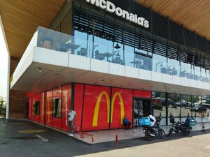 McDonalds (Tbilisi Avenue No:94), restoran  Bakü'den