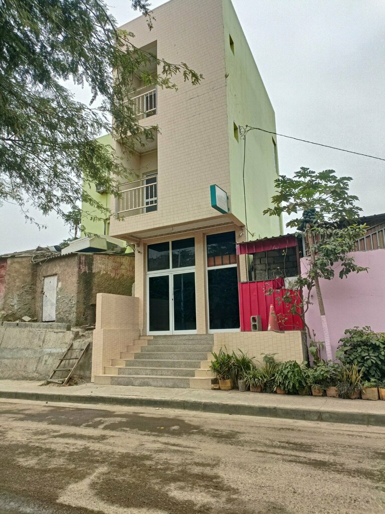 Hastaneler Ngueza, Loanda, foto