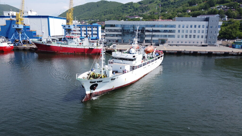 Tekne kiralama East Tour, Petropavlovsk, foto