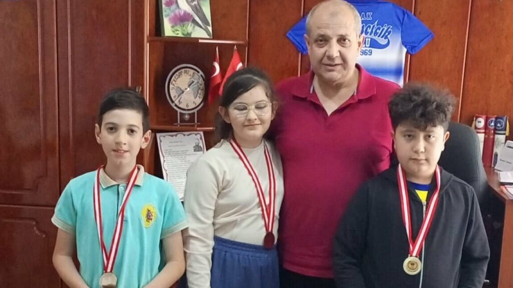 i̇lkokul Mehmetcik İlkokulu, Uşak, foto
