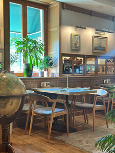 The Collection (Karla Marksa Avenue No:17), restoran  Kingisepp'ten