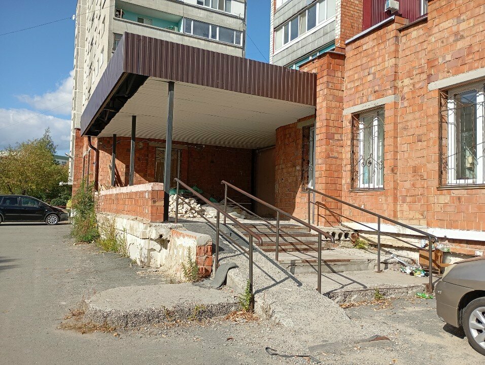 Çocuk poliklinikleri Detskoye shestoye pediatricheskoye otdeleniye Gbu Kurganskaya detskaya poliklinika, Kurgan, foto