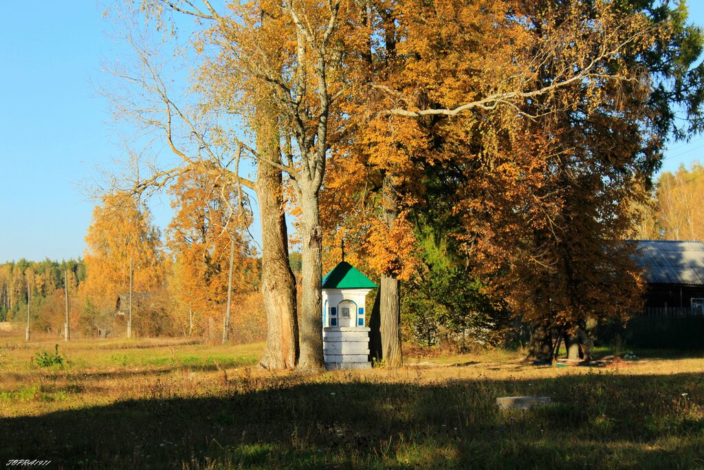 Şapel, haç anıtı Часовня-столп, Vladimirskaya oblastı, foto