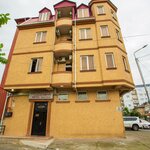 Golden House (Gogoli Street No:23ა), otel  Batum'dan