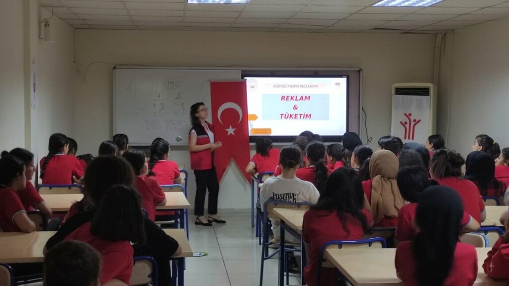Mesleki ve teknik anadolu lisesi Koçhisar Mesleki ve Teknik Anadolu Lisesi, Kızıltepe, foto