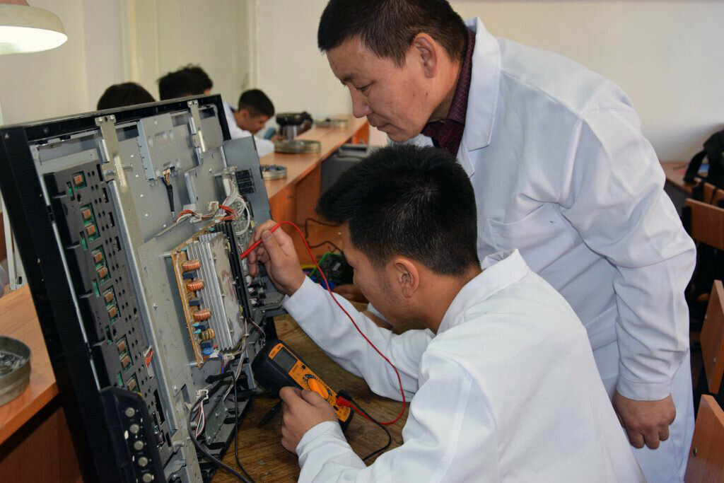 Yüksekokul Kolledzh radiotekhniki i svyazi, Semey, foto