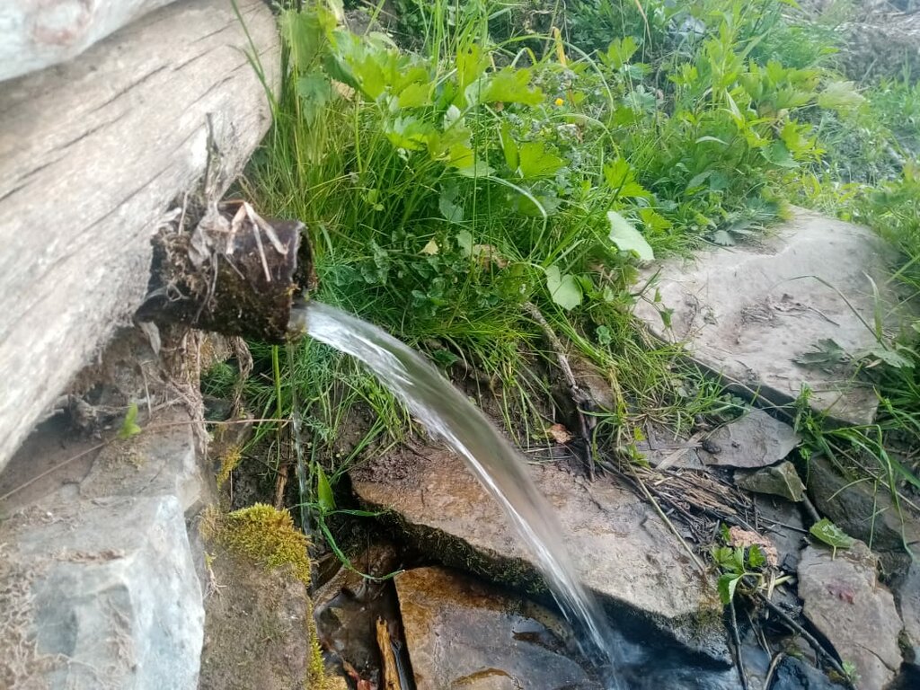 Pınar, çay Spring, stream, Tataristan, foto