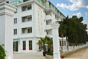 Garden Palace (Tirana County, Golem), otel  Tiran İli'nden