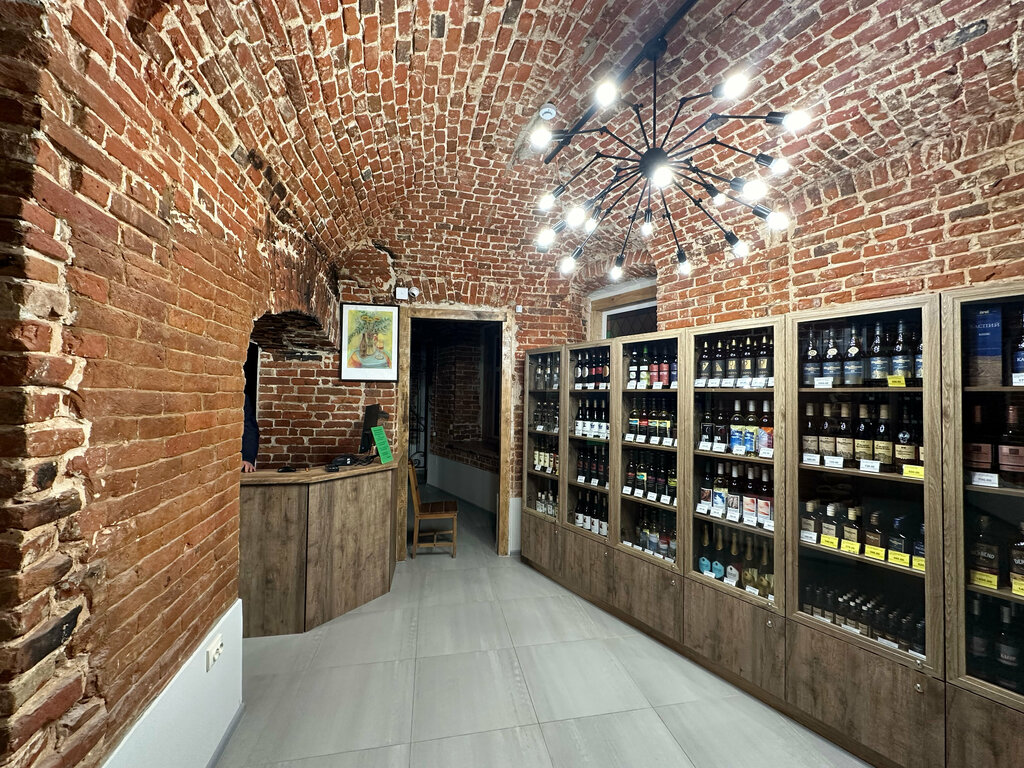 Alkollü içecekler Дом вина и коньяка, Kaluga, foto