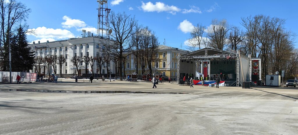 Unutulmaz olayların yeri Дуб вековой, Smolensk, foto