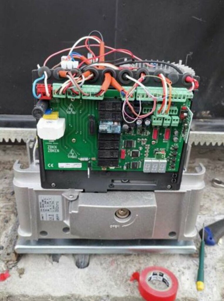 Otomatik kapı firmaları Автоматические ворота, Moskova ve Moskovskaya oblastı, foto