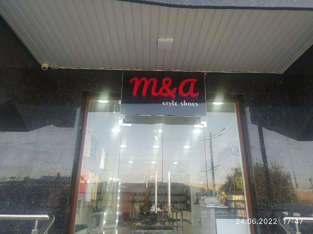 Giyim mağazası M&a, Semerkant, foto