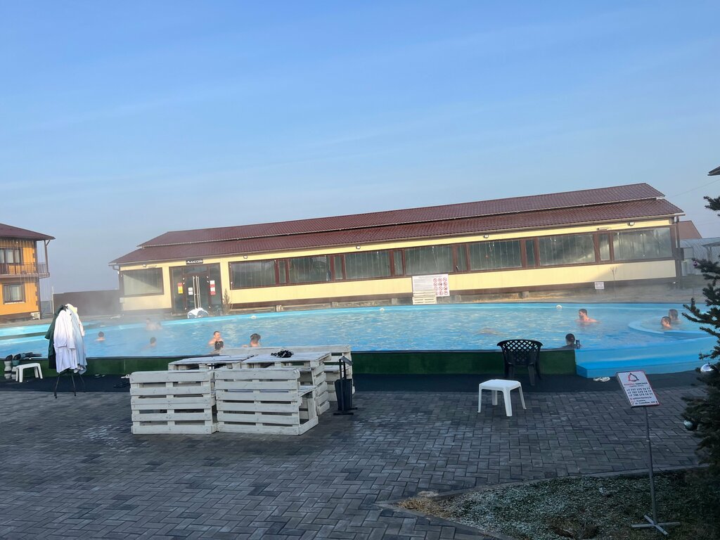 Çok amaçlı spor tesisleri Zhemchuzhina Recreation Area, Almatı eyaleti, foto