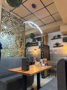 Taifun (Avtozavodskiy prospekt No:20, Naberezhnye Chelny), suşi restoranı  Naberejniye Çelny'den (Yar Çallı'dan)