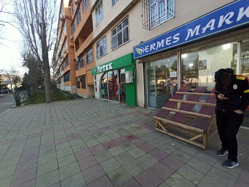 Eczaneler Saf, Bakü, foto