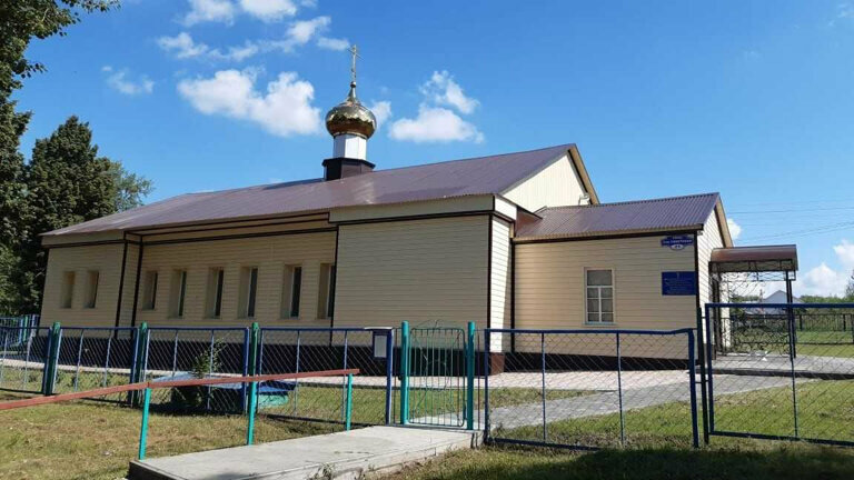 Ortodoks kiliseleri Храм Архангела Михаила, Ulyanovskaya oblastı, foto