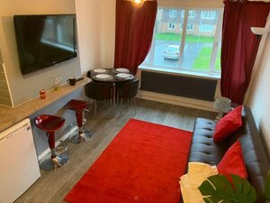 Eastfield Mews by Wv1 Stays 3 Beds up to 5 Guests (England, Wolverhampton, Willenhall Road), otel  Wolverhampton'dan