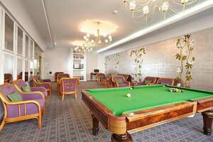 Hotel Madeira (Rua Ivens No:17), otel  Funchal'dan