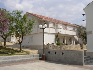 Studio apartment Luca - with nice courtyard: Sa3 Povljana (Zadar County, Povljana), otel  Zadar Bölgesi'nden