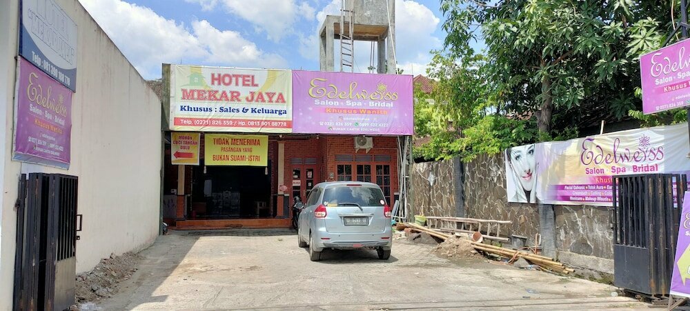 Otel Hotel Keluarga Mekar Jaya Syariah Near Uns Solo, , foto