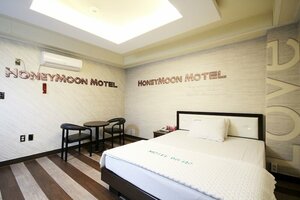 Daegu Dongseong-ro Honeymoon (Line 1, Daegu Station metro station), otel  Daegu'dan