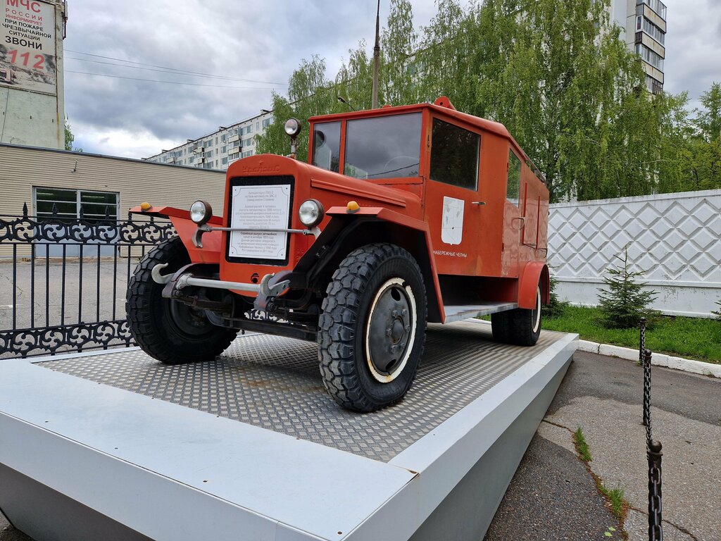 Teknoloji anıtı Пожарная автоцистерна ПМЗ-2, Naberejniye Çelny (Yar Çallı), foto