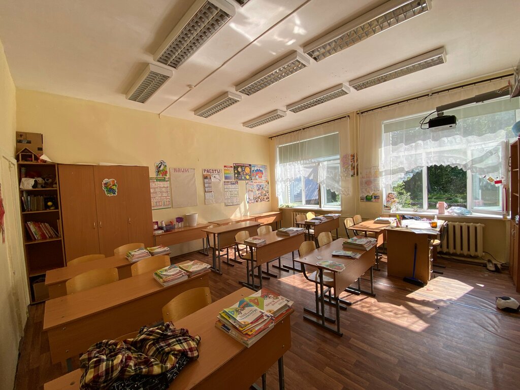 Ortaokul Privetnenskaya shkola Srednego Obshchego Obrazovaniya, Saint‑Petersburg ve Leningradskaya oblastı, foto