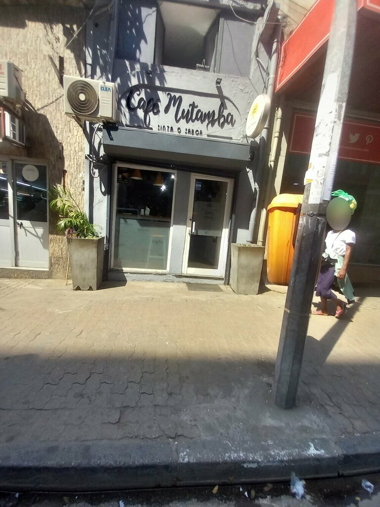 Kafe Café Mutamba, Loanda, foto