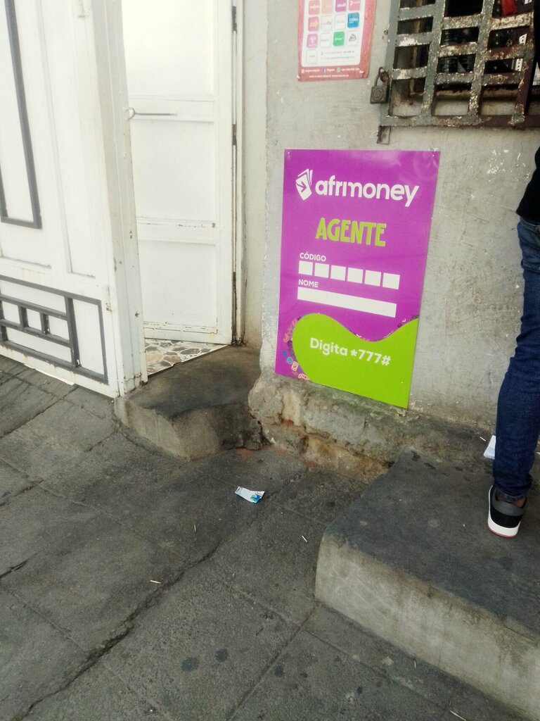 Para transferleri Africell, Loanda, foto