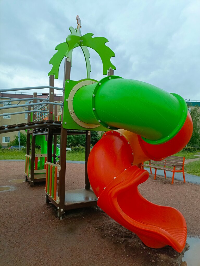 Oyun alanı Playground, Puşkin, foto