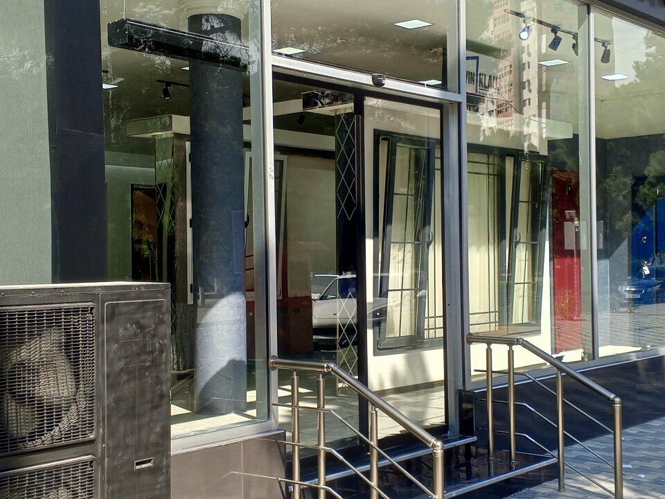 Kapılar Ea Gallery, Sumgayıt, foto