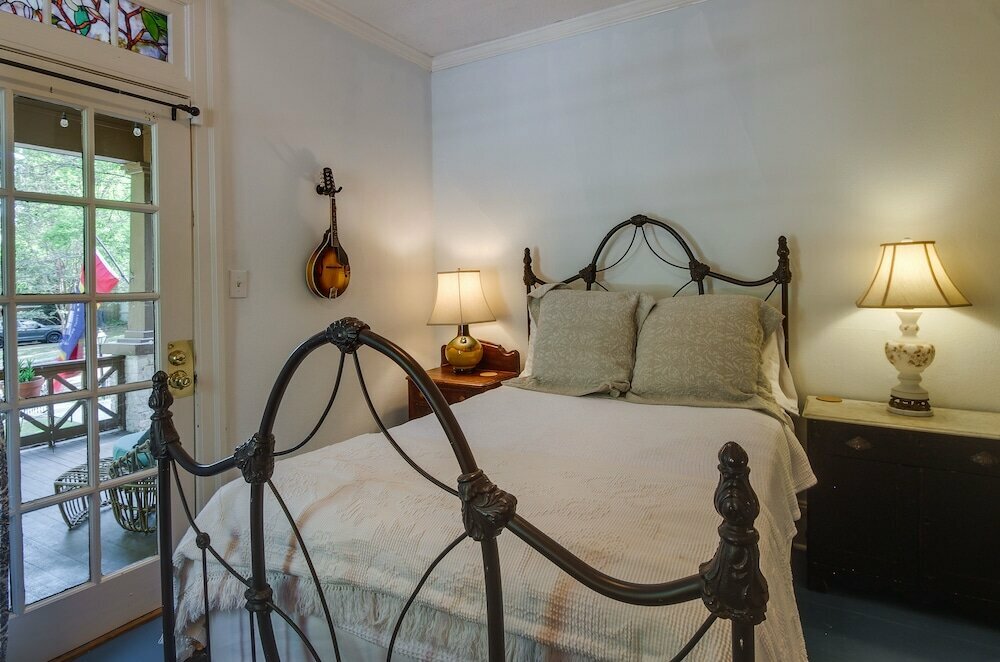 Otel Stylish Jackson Home: Walk to Dining & Shops!, Jackson, foto