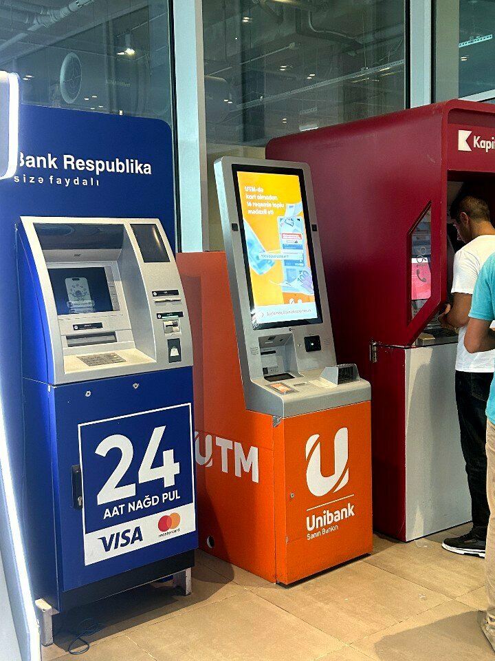 ATM'ler Unibank, Bakü, foto