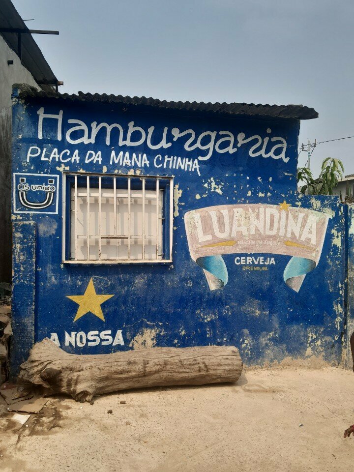 Fast food Hamburgaria placa da mana Chinha, Loanda, foto