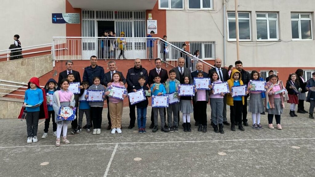 Anaokulları Zübeyde Hanım İlkokulu, Suluova, foto