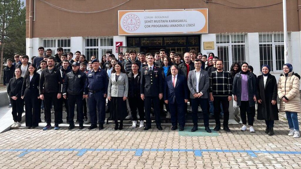 Devlet kurumları ve bakanlıklar Boğazkale İlçe Milli Eğitim Müdürlüğü, Boğazkale, foto